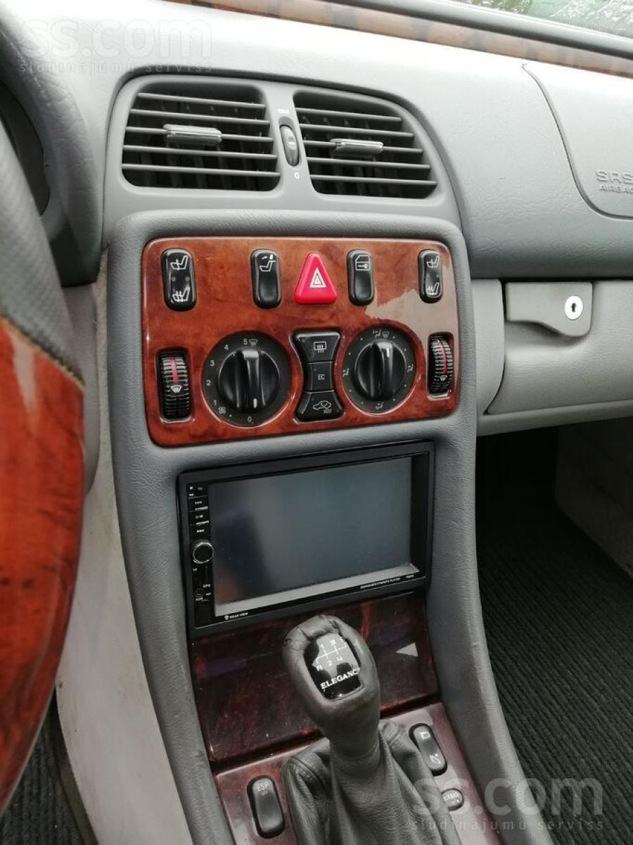 Blue Mercedes-Benz CLK 200 1999 in Valmiera, with an engine capacity of 2.00 L and mileage of 243 thousand km for 1570 €, photo 10 on AUTOMOTO.COM.LV