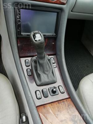 Blue Mercedes-Benz CLK 200 1999 in Valmiera, with an engine capacity of 2.00 L and mileage of 243 thousand km for 1570 €, photo 11 on AUTOMOTO.COM.LV