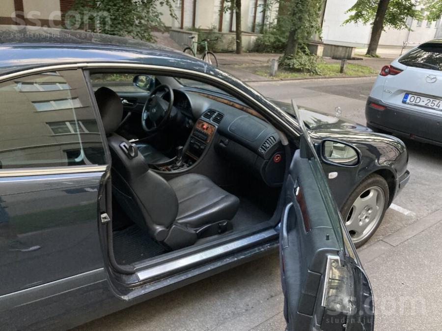 Blue Mercedes-Benz CLK 200 1999 in Riga, with an engine capacity of 2.00 L and mileage of 217 thousand km for 2000 €, photo 4 on AUTOMOTO.COM.LV