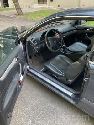 Blue Mercedes-Benz CLK 200 1999 in Riga, with an engine capacity of 2.00 L and mileage of 217 thousand km for 2000 €, photo 6 on AUTOMOTO.COM.LV