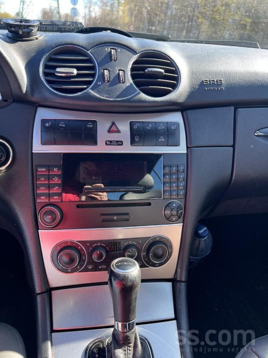 Mercedes-Benz CLK 200 2005 in Riga, with an engine capacity of 1.80 L and mileage of 188 thousand km for 1800 €, photo 8 on AUTOMOTO.COM.LV