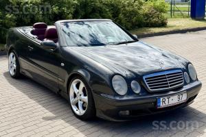 Green Mercedes-Benz CLK 200 1998 in Riga, with an engine capacity of 2.00 L and mileage of 337 thousand km for 3850 €, photo 3 on AUTOMOTO.COM.LV