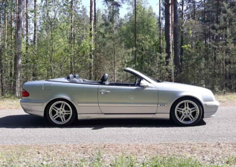 Grey Mercedes-Benz CLK 200 2000 in Riga, with an engine capacity of 2.00 L and mileage of 250 thousand km for 2000 €, photo 1 on AUTOMOTO.COM.LV