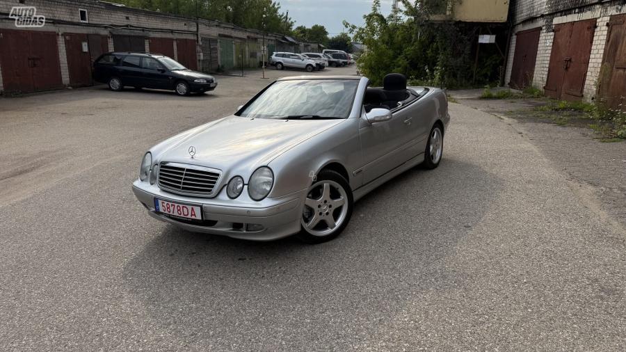 Pelēks Mercedes-Benz CLK 200 2002 Viļņa, ar dzinēja tilpumu 2.00 L un nobraukumu 361 tūkst. km par 4200 €, foto 1 vietnē AUTOMOTO.COM.LV