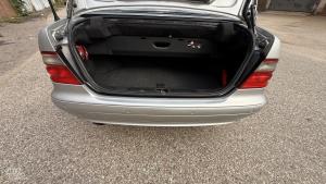 Pelēks Mercedes-Benz CLK 200 2002 Viļņa, ar dzinēja tilpumu 2.00 L un nobraukumu 361 tūkst. km par 4200 €, foto 10 vietnē AUTOMOTO.COM.LV