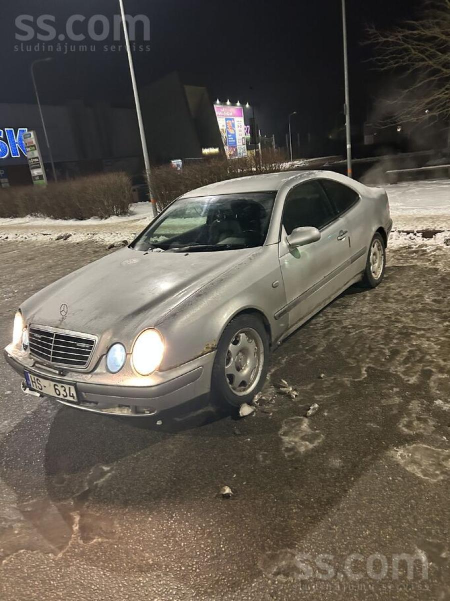 Pelēks Mercedes-Benz CLK 200 1999 Jelgava, ar dzinēja tilpumu 2.00 L un nobraukumu 270 tūkst. km par 500 €, foto 1 vietnē AUTOMOTO.COM.LV