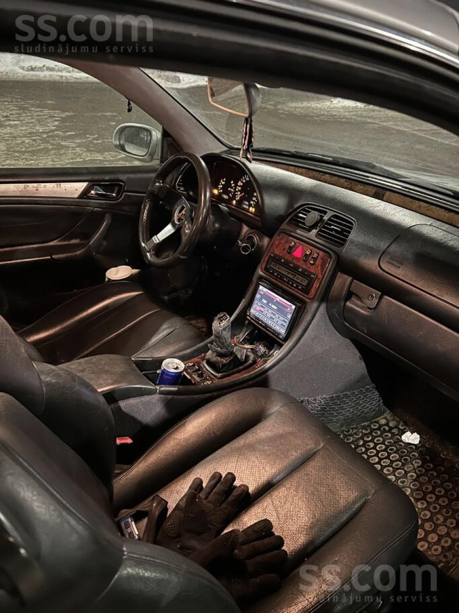 Pelēks Mercedes-Benz CLK 200 1999 Jelgava, ar dzinēja tilpumu 2.00 L un nobraukumu 270 tūkst. km par 500 €, foto 5 vietnē AUTOMOTO.COM.LV