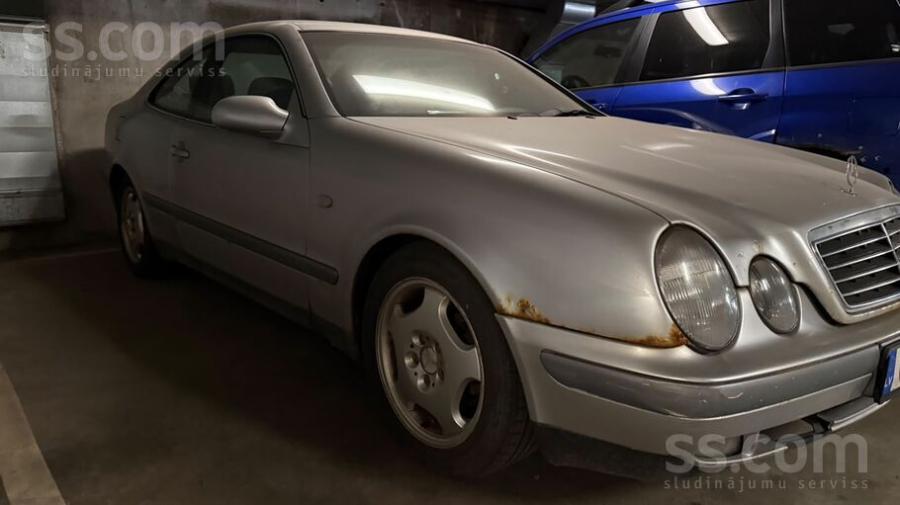Grey Mercedes-Benz CLK 200 1999 in Riga, with an engine capacity of 2.00 L and mileage of 269 thousand km for 550 €, photo 6 on AUTOMOTO.COM.LV