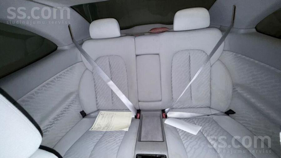 Grey Mercedes-Benz CLK 200 1999 in Riga, with an engine capacity of 2.00 L and mileage of 269 thousand km for 550 €, photo 8 on AUTOMOTO.COM.LV