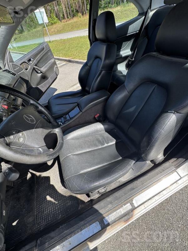 Pelēks Mercedes-Benz CLK 200 2001 Rīga, ar dzinēja tilpumu 2.00 L un nobraukumu 280 tūkst. km par 900 €, foto 6 vietnē AUTOMOTO.COM.LV