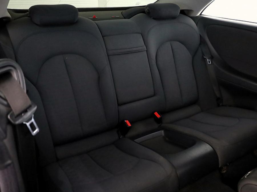 Pelēks Mercedes-Benz CLK 200 2003 Tallina, ar dzinēja tilpumu 1.80 L un nobraukumu 299 tūkst. km par 999 €, foto 8 vietnē AUTOMOTO.COM.LV