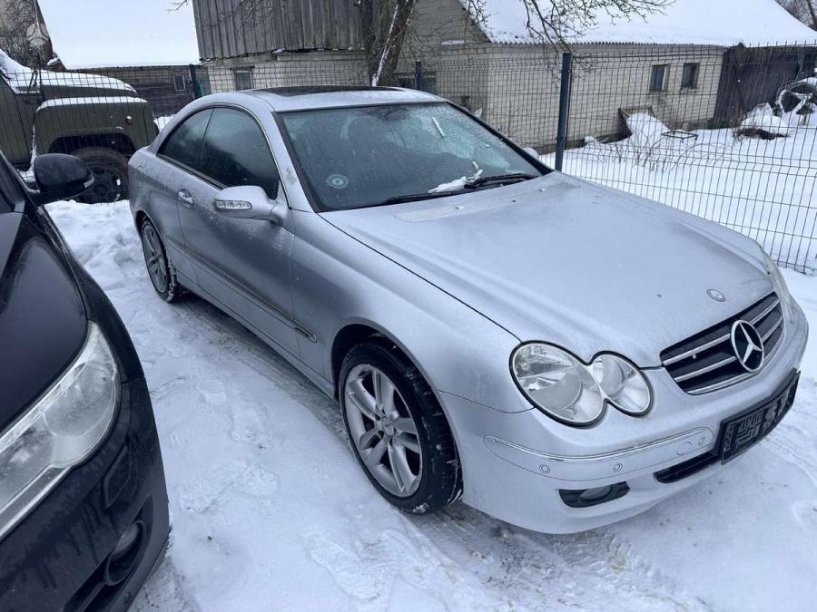 Grey Mercedes-Benz CLK 200 2007 in Vilnius, with an engine capacity of 1.80 L and mileage of 220 thousand km for 3950 €, photo 3 on AUTOMOTO.COM.LV
