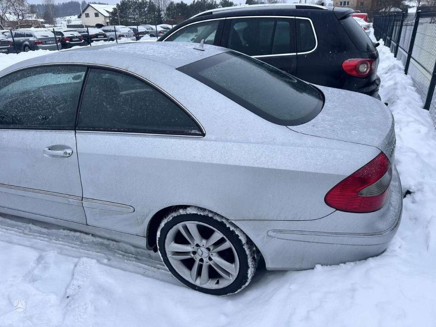 Grey Mercedes-Benz CLK 200 2007 in Vilnius, with an engine capacity of 1.80 L and mileage of 220 thousand km for 3950 €, photo 4 on AUTOMOTO.COM.LV