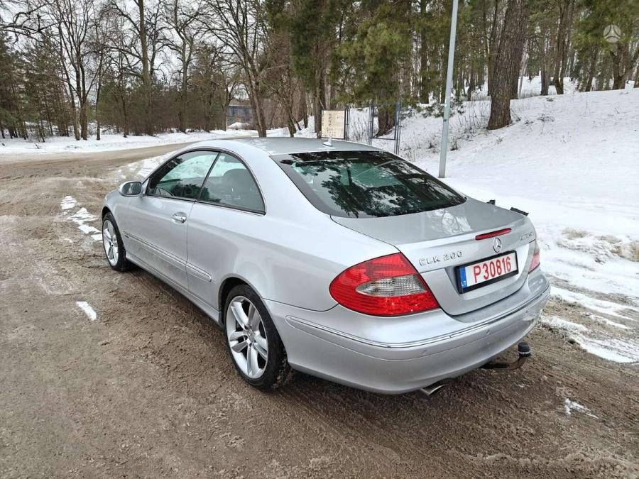 Grey Mercedes-Benz CLK 200 2007 in Vilnius, with an engine capacity of 1.80 L and mileage of 233 thousand km for 3750 €, photo 9 on AUTOMOTO.COM.LV