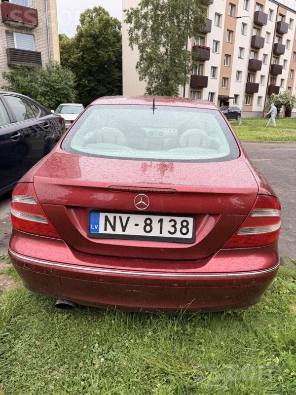 Red Mercedes-Benz CLK 200 2003 in Riga, with an engine capacity of 1.80 L and mileage of 277 thousand km for 2000 €, photo 3 on AUTOMOTO.COM.LV