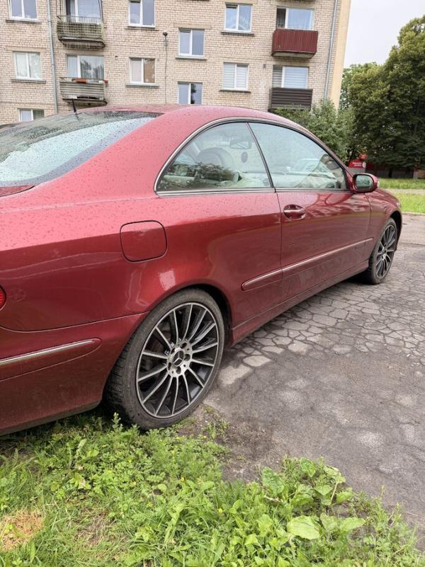 Red Mercedes-Benz CLK 200 2003 in Riga, with an engine capacity of 1.80 L and mileage of 277 thousand km for 1250 €, photo 2 on AUTOMOTO.COM.LV