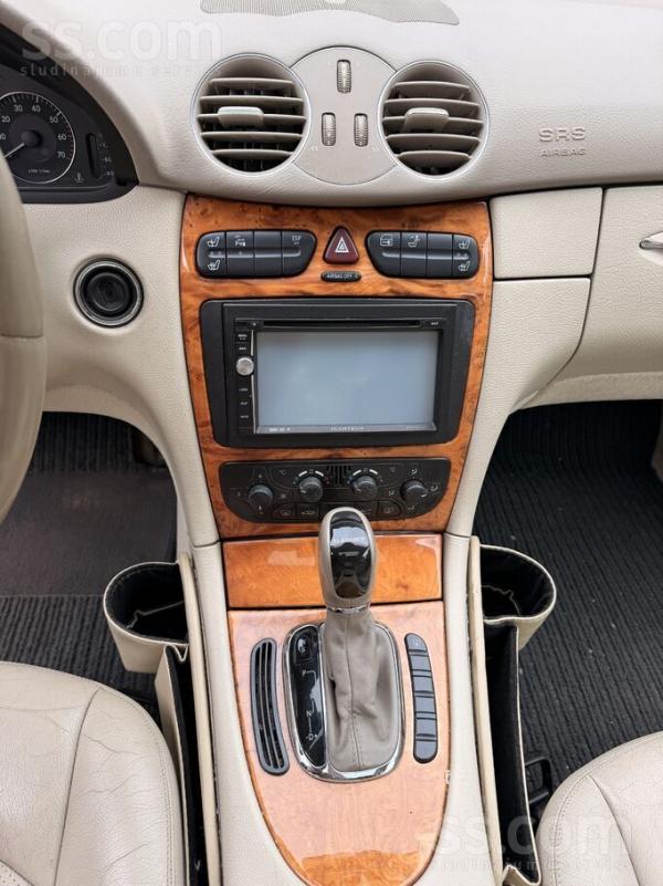 Red Mercedes-Benz CLK 200 2003 in Riga, with an engine capacity of 1.80 L and mileage of 277 thousand km for 1250 €, photo 7 on AUTOMOTO.COM.LV