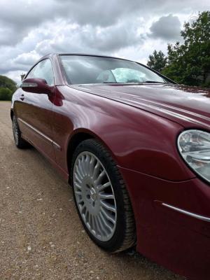 Red Mercedes-Benz CLK 200 2006 in Mazeikiai, with an engine capacity of 1.80 L and mileage of 253 thousand km for 4500 €, photo 5 on AUTOMOTO.COM.LV