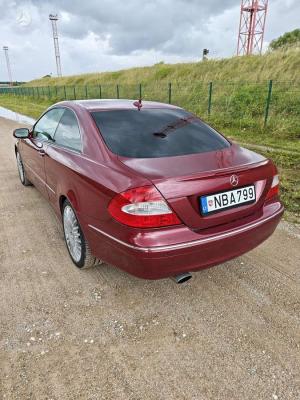 Red Mercedes-Benz CLK 200 2006 in Mazeikiai, with an engine capacity of 1.80 L and mileage of 253 thousand km for 4500 €, photo 8 on AUTOMOTO.COM.LV