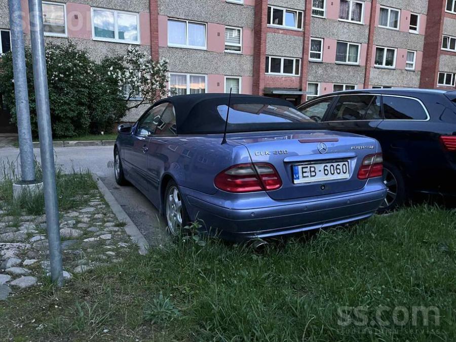 Violet Mercedes-Benz CLK 200 2001 in Riga, with an engine capacity of 2.00 L and mileage of 340 thousand km for 2300 €, photo 3 on AUTOMOTO.COM.LV