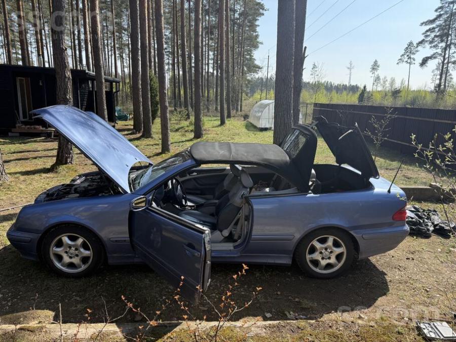 Violet Mercedes-Benz CLK 200 2001 in Riga, with an engine capacity of 2.00 L and mileage of 340 thousand km for 2300 €, photo 14 on AUTOMOTO.COM.LV