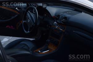 Dzeltens Mercedes-Benz CLK 200 2002 Rīga, ar dzinēja tilpumu 1.80 L un nobraukumu 290 tūkst. km par 3300 €, foto 5 vietnē AUTOMOTO.COM.LV