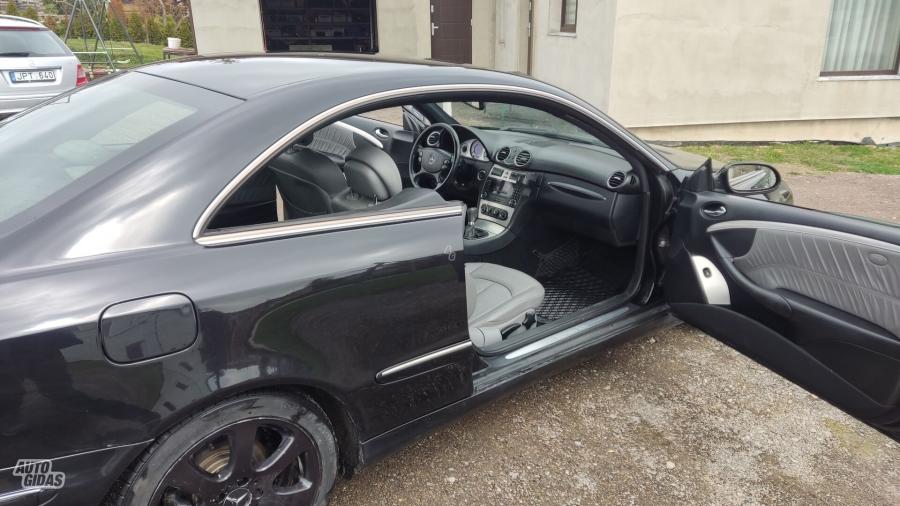 Black Mercedes-Benz CLK 220 2006 in Panevezys, with an engine capacity of 2.20 L and mileage of 342 thousand km for 3000 €, photo 9 on AUTOMOTO.COM.LV