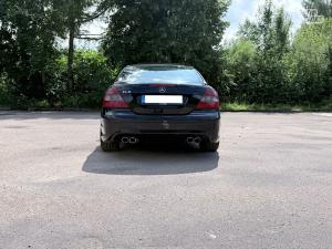 Black Mercedes-Benz CLK 220 2006 in Sakiai, with an engine capacity of 2.10 L and mileage of 209 thousand km for 2750 €, photo 5 on AUTOMOTO.COM.LV