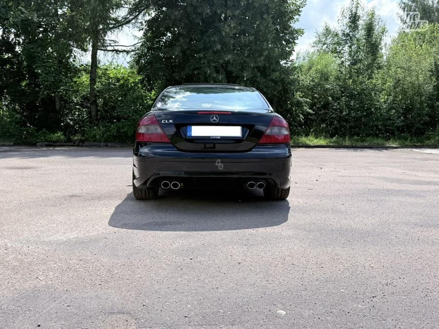 Black Mercedes-Benz CLK 220 2006 in Sakiai, with an engine capacity of 2.10 L and mileage of 209 thousand km for 2750 €, photo 5 on AUTOMOTO.COM.LV