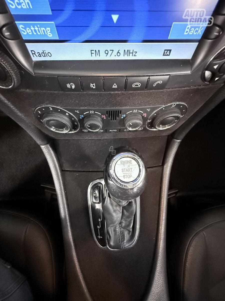 Black Mercedes-Benz CLK 220 2006 in Sakiai, with an engine capacity of 2.10 L and mileage of 209 thousand km for 2750 €, photo 13 on AUTOMOTO.COM.LV