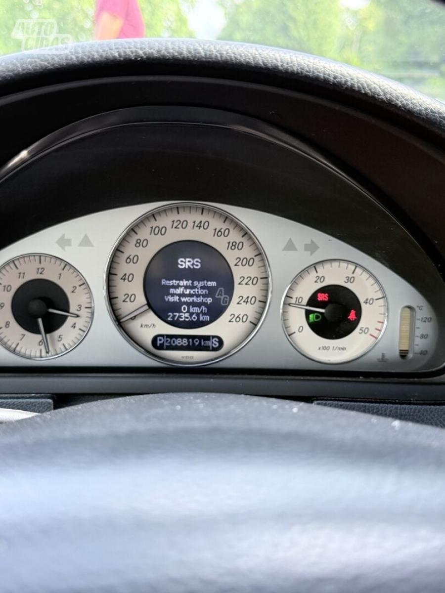 Black Mercedes-Benz CLK 220 2006 in Sakiai, with an engine capacity of 2.10 L and mileage of 209 thousand km for 2750 €, photo 16 on AUTOMOTO.COM.LV
