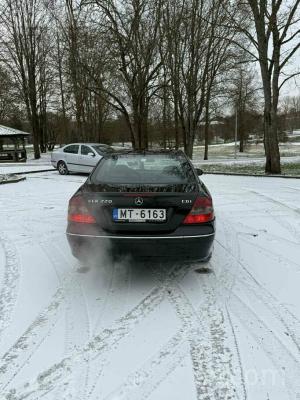 Black Mercedes-Benz CLK 220 2009 in Valka, with an engine capacity of 2.20 L and mileage of 299 thousand km for 5400 €, photo 3 on AUTOMOTO.COM.LV