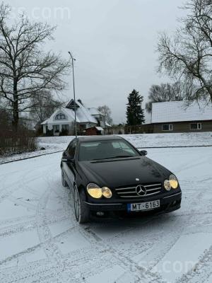 Black Mercedes-Benz CLK 220 2009 in Valka, with an engine capacity of 2.20 L and mileage of 299 thousand km for 5400 €, photo 5 on AUTOMOTO.COM.LV