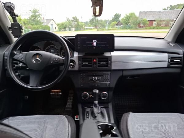 Black Mercedes-Benz CLK 220 2009 in Preili, with an engine capacity of 2.10 L and mileage of 381 thousand km for 7980 €, photo 7 on AUTOMOTO.COM.LV