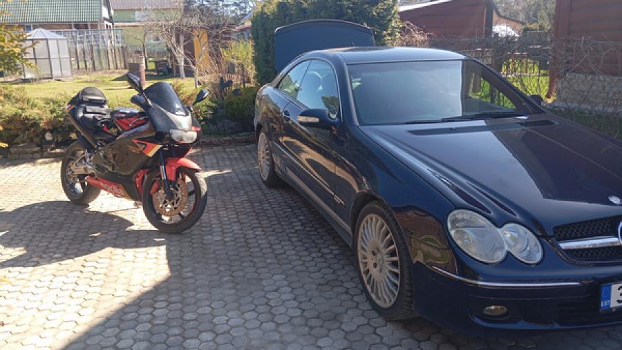Zils Mercedes-Benz CLK 220 2007 Narva, ar dzinēja tilpumu 2.20 L un nobraukumu 290 tūkst. km par 3900 €, foto 8 vietnē AUTOMOTO.COM.LV
