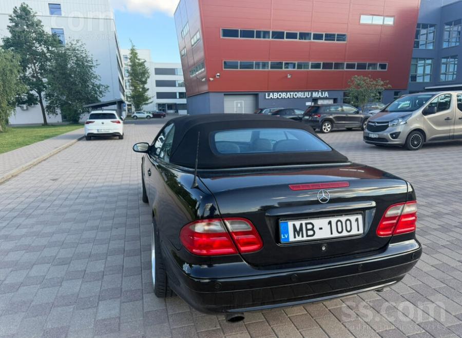 Melns Mercedes-Benz clk-230 1999 Rīga, ar dzinēja tilpumu 2.30 L un nobraukumu 220 tūkst. km par 6200 €, foto 4 vietnē AUTOMOTO.COM.LV