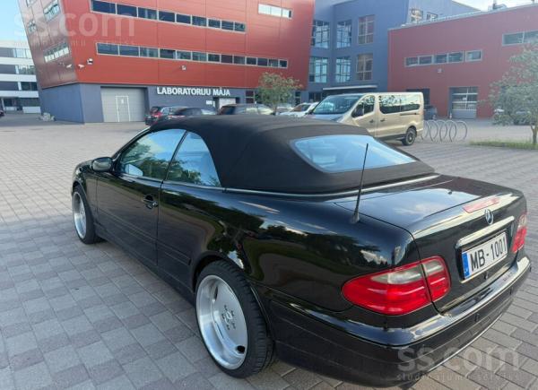 Black Mercedes-Benz clk-230 1999 in Riga, with an engine capacity of 2.30 L and mileage of 220 thousand km for 6200 €, photo 5 on AUTOMOTO.COM.LV