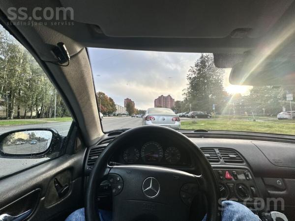 Melns Mercedes-Benz clk-230 2000 Rīga, ar dzinēja tilpumu 2.30 L un nobraukumu 239 tūkst. km par 5950 €, foto 2 vietnē AUTOMOTO.COM.LV