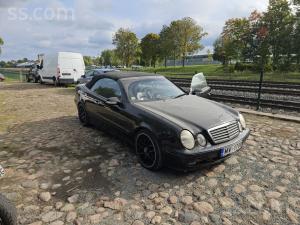 Mercedes-Benz clk-230 2000 in Cesis on AUTOMOTO.COM.LV Black Mercedes-Benz clk-230 2000 in Cesis, with an engine capacity of 2.30 L and mileage of 209 thousand km for 3300 €, photo 1 on AUTOMOTO.COM.LV