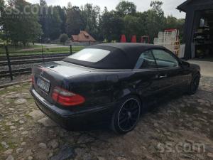 Black Mercedes-Benz clk-230 2000 in Cesis, with an engine capacity of 2.30 L and mileage of 209 thousand km for 3300 €, photo 5 on AUTOMOTO.COM.LV