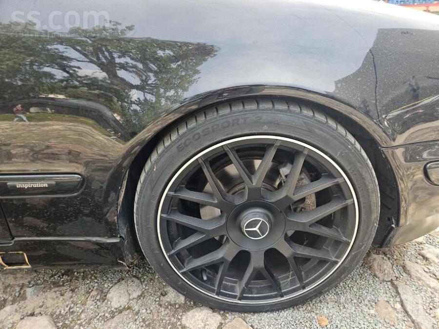 Black Mercedes-Benz clk-230 2000 in Cesis, with an engine capacity of 2.30 L and mileage of 209 thousand km for 3300 €, photo 8 on AUTOMOTO.COM.LV
