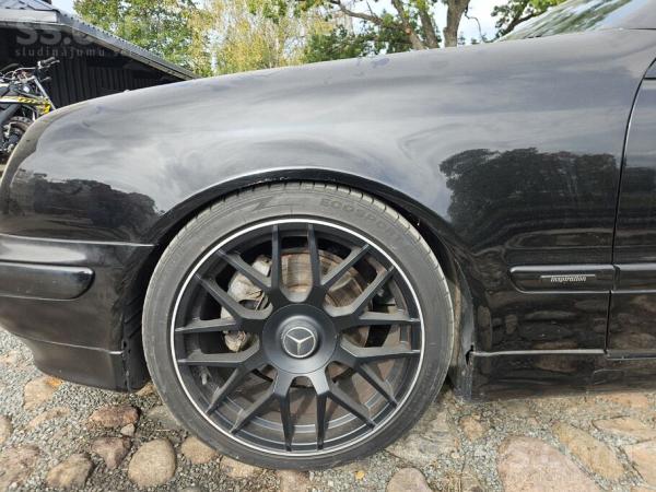 Mercedes-Benz clk-230 2000 in Cesis on AUTOMOTO.COM.LV Black Mercedes-Benz clk-230 2000 in Cesis, with an engine capacity of 2.30 L and mileage of 209 thousand km for 3300 β¬, photo 9 on AUTOMOTO.COM.LV