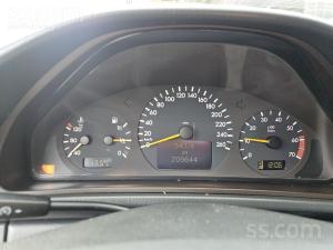 Black Mercedes-Benz clk-230 2000 in Cesis, with an engine capacity of 2.30 L and mileage of 209 thousand km for 3300 €, photo 12 on AUTOMOTO.COM.LV