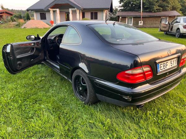 Mercedes-Benz clk-230 1998 Palanga vietnÄ Melns Mercedes-Benz clk-230 1998 Palanga, ar dzinÄja tilpumu 2.30 L un nobraukumu 281 tÅ«kst. km par 850 ā¬, foto 3 vietnÄ AUTOMOTO.COM.LV