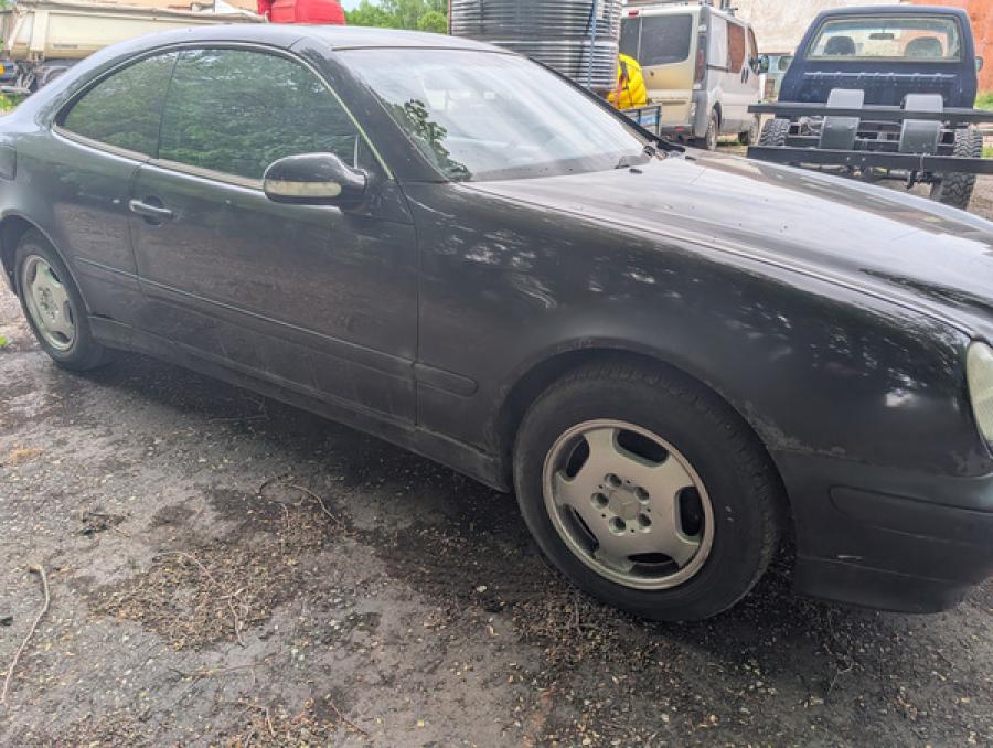 Melns Mercedes-Benz clk-230 2003 Pelva, ar dzinēja tilpumu 2.30 L un nobraukumu 295 tūkst. km par 500 €, foto 3 vietnē AUTOMOTO.COM.LV