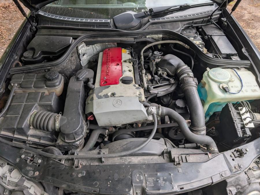 Melns Mercedes-Benz clk-230 2003 Pelva, ar dzinēja tilpumu 2.30 L un nobraukumu 295 tūkst. km par 500 €, foto 21 vietnē AUTOMOTO.COM.LV