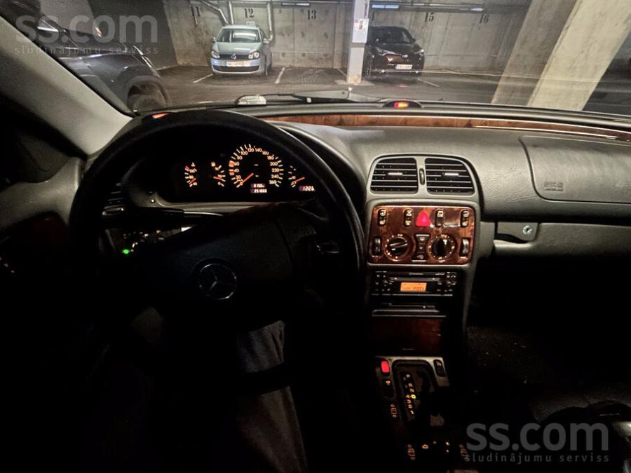 Zils Mercedes-Benz clk-230 1999 Rīga, ar dzinēja tilpumu 2.30 L un nobraukumu 251 tūkst. km par 2800 €, foto 12 vietnē AUTOMOTO.COM.LV