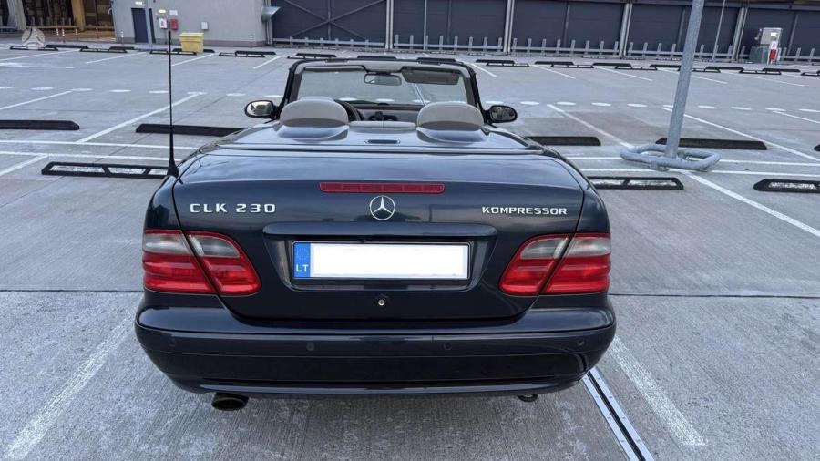 Zils Mercedes-Benz clk-230 2000 Kauņa, ar dzinēja tilpumu 2.30 L un nobraukumu 186 tūkst. km par 7500 €, foto 7 vietnē AUTOMOTO.COM.LV