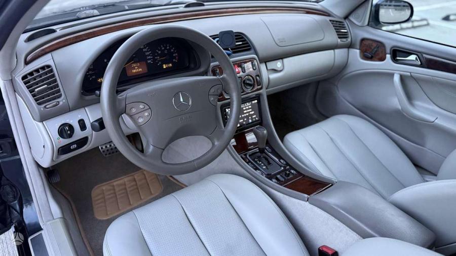 Zils Mercedes-Benz clk-230 2000 Kauņa, ar dzinēja tilpumu 2.30 L un nobraukumu 186 tūkst. km par 7500 €, foto 12 vietnē AUTOMOTO.COM.LV