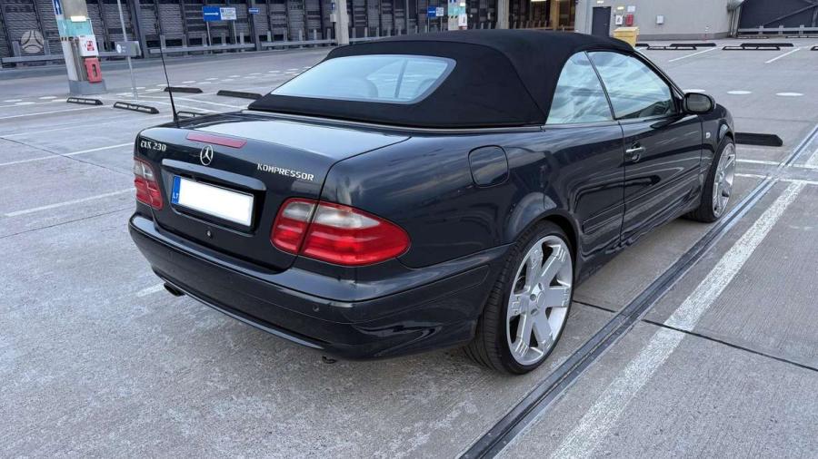 Zils Mercedes-Benz clk-230 2000 Kauņa, ar dzinēja tilpumu 2.30 L un nobraukumu 186 tūkst. km par 7500 €, foto 18 vietnē AUTOMOTO.COM.LV